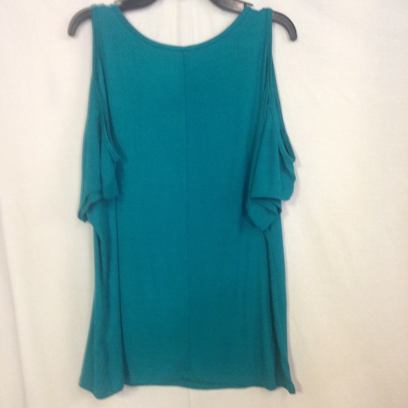 Isaac Liev | Tops | Isaac Liev Womens Coldshoulder Cutout Top Nwot ...